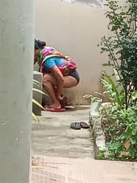 Side Vali Anty Ko Mutte Hue Dekha Aur Hilaya Aunty Ki Chaddi Porn