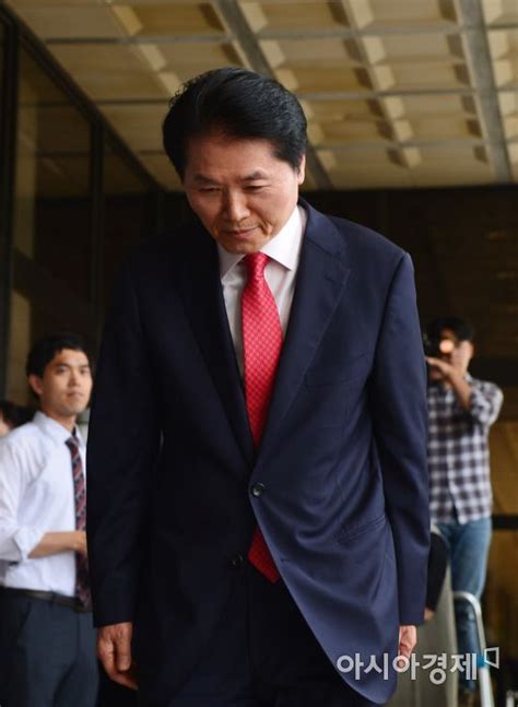 포토 고개숙인 김병원 농협중앙회장 아시아경제