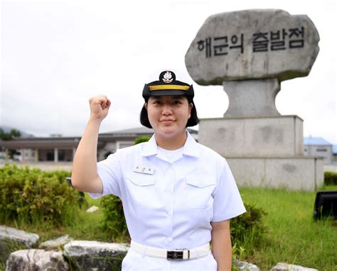 메인추출 대한해협해전 주역인 할아버지 이어 해군의 길을 걷는 조서윤 하사