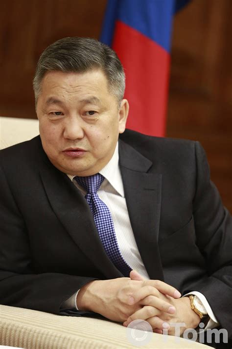 З Энхболд Үндсэн хуульд ийм косметик өөрчлөлт хийсэн хийгээгүй ялгаагүй Ерөнхийлөгчөөс санал