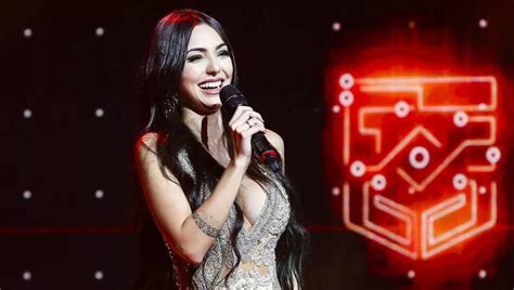 Nyvi Estephan E Ana Clara Serão As Apresentadoras Do Prêmio Esports