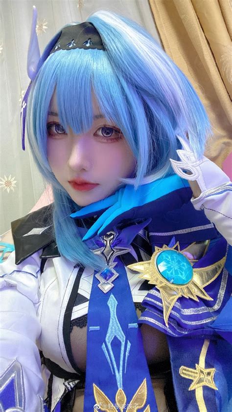 Coser Trung Quốc Hóa Thân Thành Hàng Loạt Nhân Vật Trong Genshin Impact