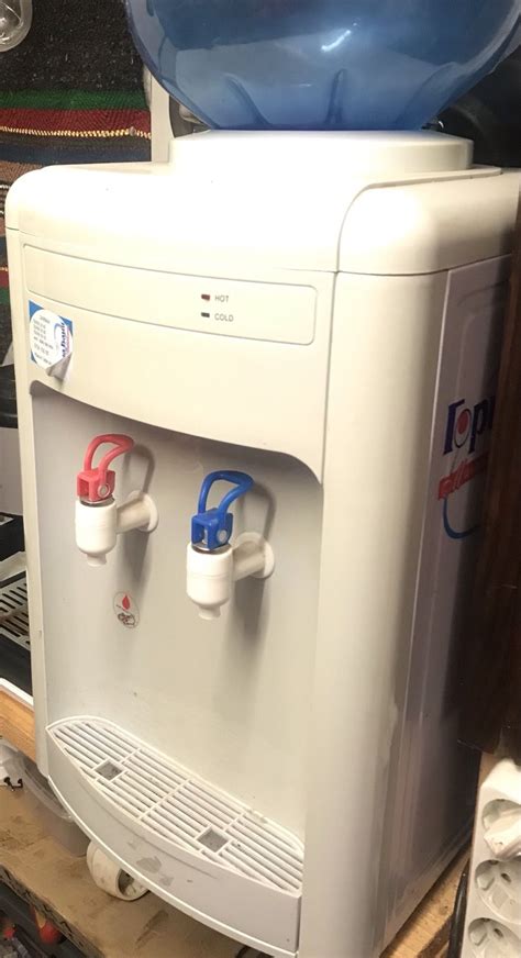 Диспенсър за вода гр София Надежда 4 • Olx Bg