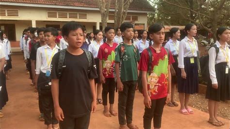 គោរពទង់ជាតិ បទ នគររាជ Youtube