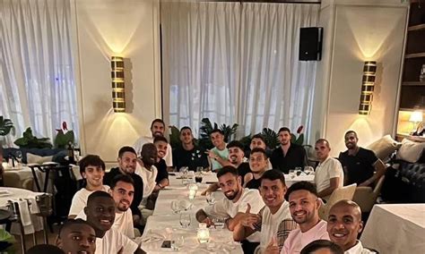 스포키 [월드컵] 호날두 고급 레스토랑서 포르투갈 대표팀 동료들에 통 큰 한턱