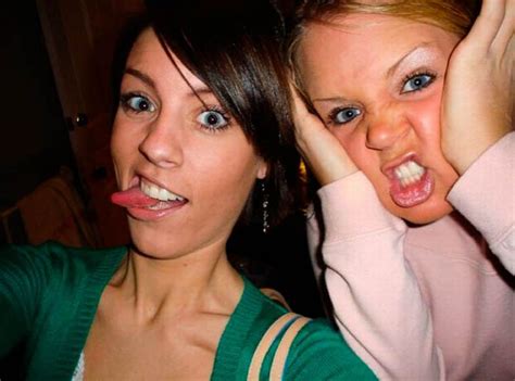 Hot Girls Making Funny Faces 64 Pics
