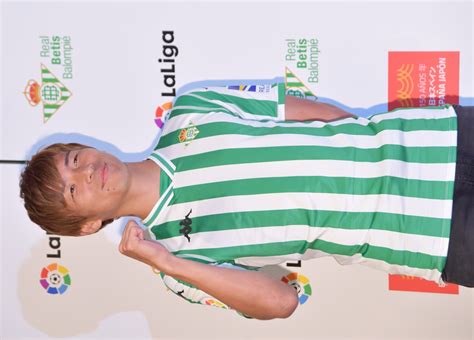 乾貴士、ベティスに入団 スペイン大使館で記者会見 読んで見フォト 産経フォト