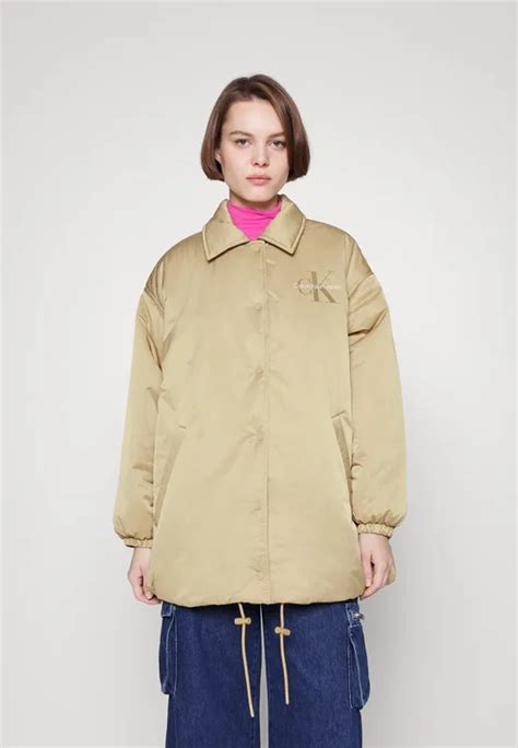 Куртка Calvin Klein — ціна 5400 грн у каталозі Куртки Купити жіночі речі за доступною ціною на