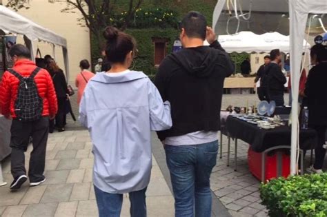 重归于好？曝张雨绮和前夫袁巴元手挽手逛街凤凰网