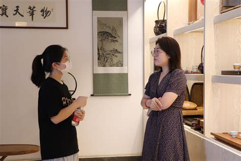 西语、数贸、酒管联合开展“探寻竹编脉络，感受非遗魅力”暑期社会实践活动