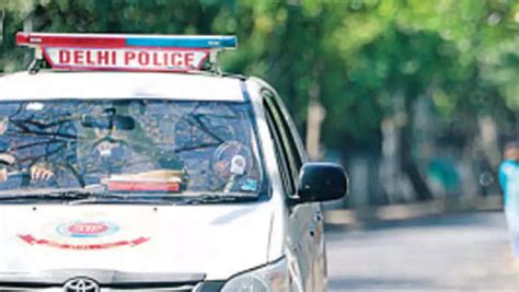 Delhi News Live Updates Police Busts Auto Lifter Gang Arms Supply
