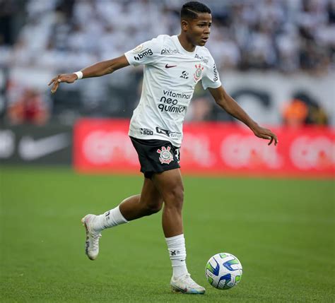 Follow Up” West Ham Have Bid Rejected For Brazilian Target The