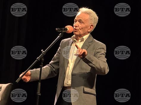 Мемоарната книга „Един живот два свята“ на професор Кирил Костов беше представена в