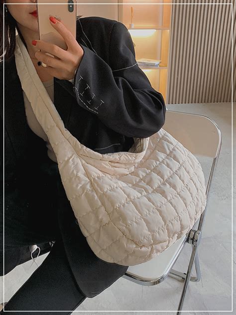 비네트 구름백 퀼팅 패딩 보부상 가방