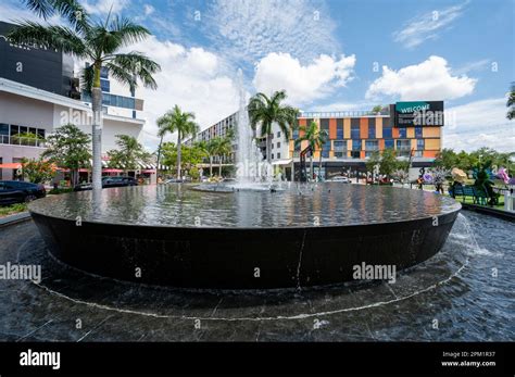 Doral Florida April 9 2023 Fountain Plaza At Cityplace Doral On