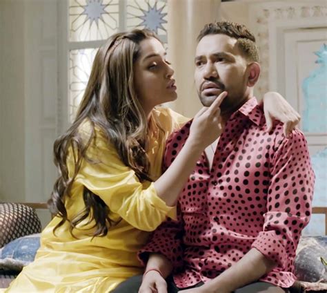 Amrapali Dubey Nirahua Look Hot Together