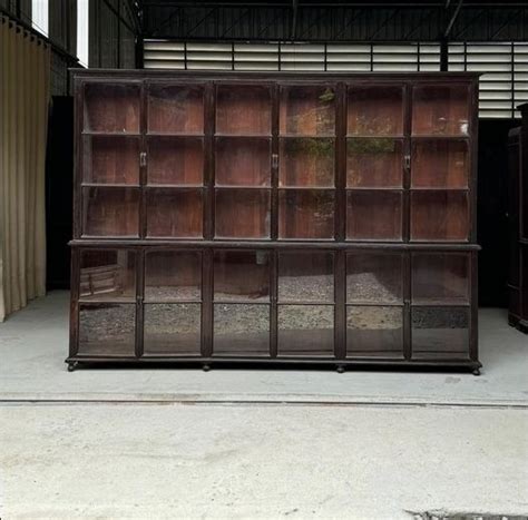 ตู้หัวบัวสองชั้นเทิน 6 บานเปิดใบใหญ่กว่าปกติ โดยร้านโสภาไม้เก่าสุพรรณ อ สองพี่น้อง จ สุพรรณบุรี