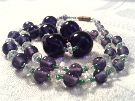 Vintage Art Deco Glass Bead Necklace