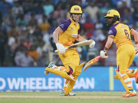Wpl 2023 मुंबई इंडियंस की पहली हार यूपी वारियर्स ने 5 विकेट से हराया
