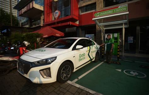 Pemerintah Targetkan 31000 Spklu Tersebar Di Indonesia Pada 2030
