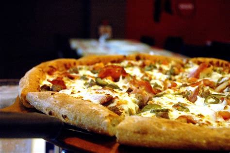 Thin Crust Vs Thick Crust Pizza Pizzapedia