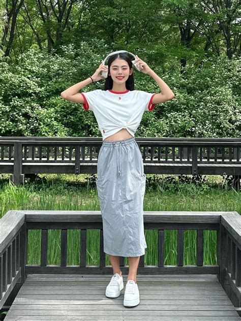 여름 반팔티 추천 고윤정 디스커버리 여자 크롭 티셔츠 And 롱스커트 코디 네이버 블로그