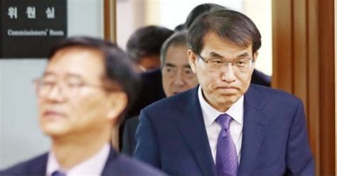 선관위 자녀 특혜채용 의혹 고위 간부 4명 수사 의뢰