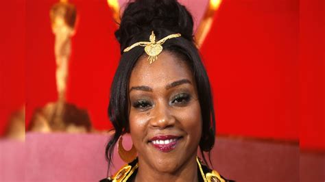 Oscars 2018 Tiffany Haddish Dons Traditional Eritrean Outfit In Memory