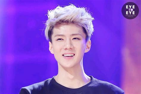10 Kpop Idols With And Without Light Colored Lenses