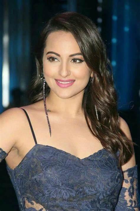 Sonakshi Sinha Scrolller