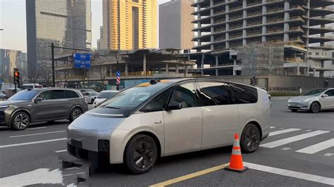 蔚来最大的对手，从来不是理想汽车，而是从不降价的问界赛力斯 知乎