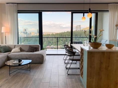 სახლი ვაკეში კუთხის ბინის უპირატესობები Kalaki Ge