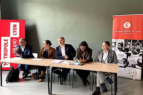 Métiers du prendre soin la Métropole de Lyon fait son cinéma Ma Santé