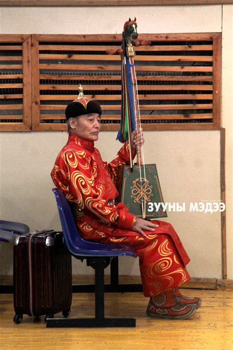 Фото Уламжлалт анагаах ухааны 108 боть төслөөр хэвлэсэн 50 боть номын нээлт боллоо