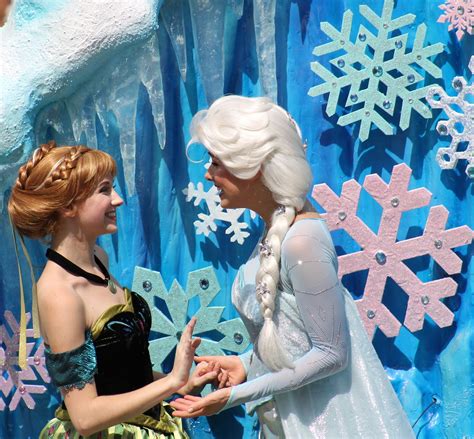 Anna And Elsa Kissing Naked Telegraph