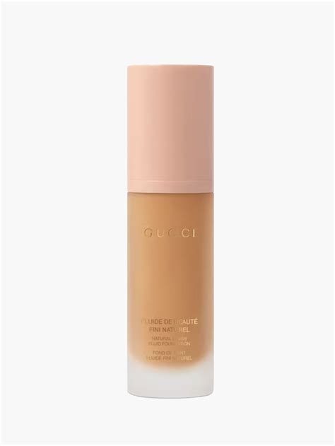 Beste Foundation im Test Vergleich für einen strahlenden und
