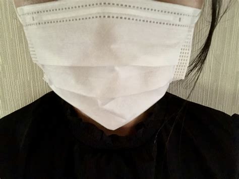 Adoの顔バレはなぜ？顔写真や本人映像で素顔バレた理由は？ライブで素顔を見た人がいる？ なっちーブログ