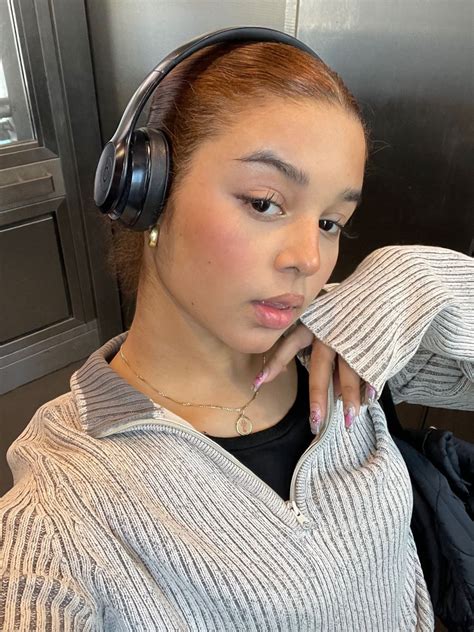 Beats Headphones Aesthetic Beats Headphones Outfit Headphone Outfit Vintage Aesthetic