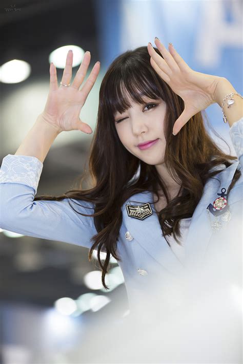 Hong Ji Yeon At Kibs 2013 Part 2 Korean Models Photos Gallery
