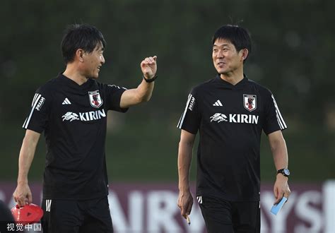 高清图日本队训练备战世界杯 森保一面带笑容 搜狐大视野 搜狐新闻