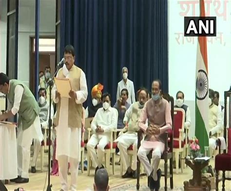 Mp Cabinet Expansion 28 Ministers Take Oath Jyotiraditya Scindia Gets
