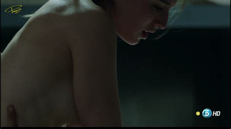 Naked María Valverde in La fuga