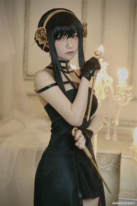 樱花妹cos《间谍过家家》约尔 身材颜值超还原 ⎝⎛codingnotecc