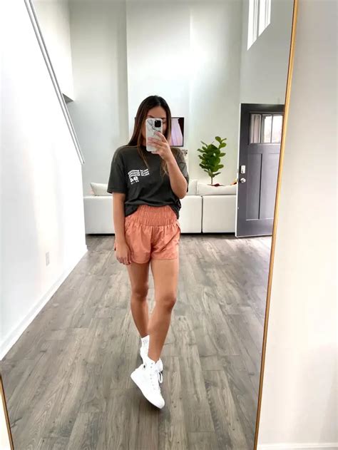The Perfect Guide On How To Rock Converse High Tops With Shorts Shunvogue