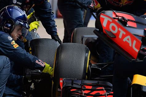 FORMULA 1 - Our recent articles | Pirelli.com