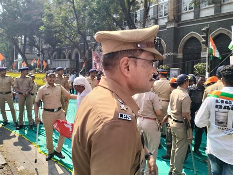 Mumbai Police Commissioner Vivek Phansalkar Deploys 25 Dcps 12000