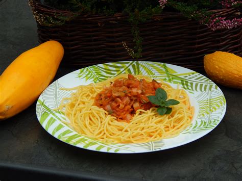 Spaghetti Z Warzywnym Sosem Przepis PrzyslijPrzepis Pl