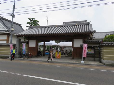 朝から福山市寺町の最善寺親戚なんですで花祭り開催中飲食ブースゲームブースもあります 善徳寺広島県三次市の浄土真宗本願寺