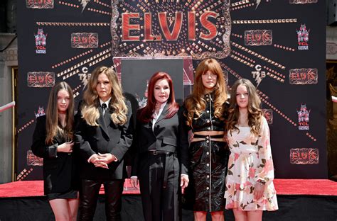 Riley Keough 35 Shares Rare Photos Of Twin Sisters 16 Newsweek