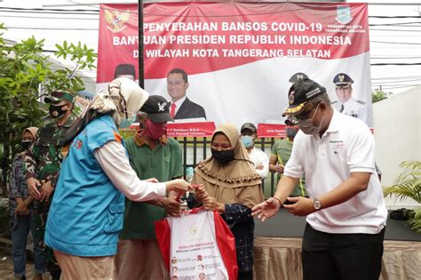 Aktif Verifikasi Data Warga Kemensos Salurkan Bansos Sembako Tahap